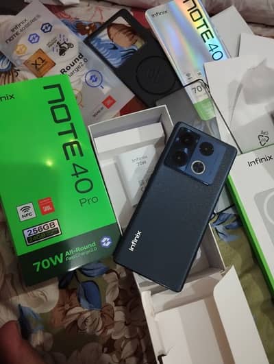 Infinix note 40 PRO 12+12/256 just 25 dys use with wireless power bank ...