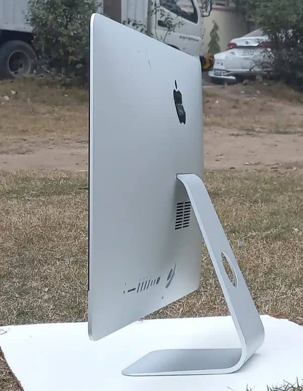 Apple iMac i5 2015 22 inch - Laptops - 1099302269