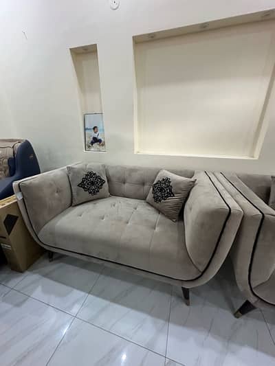Sofa Set 6 Seater slightly used - Sofas - 1099959883
