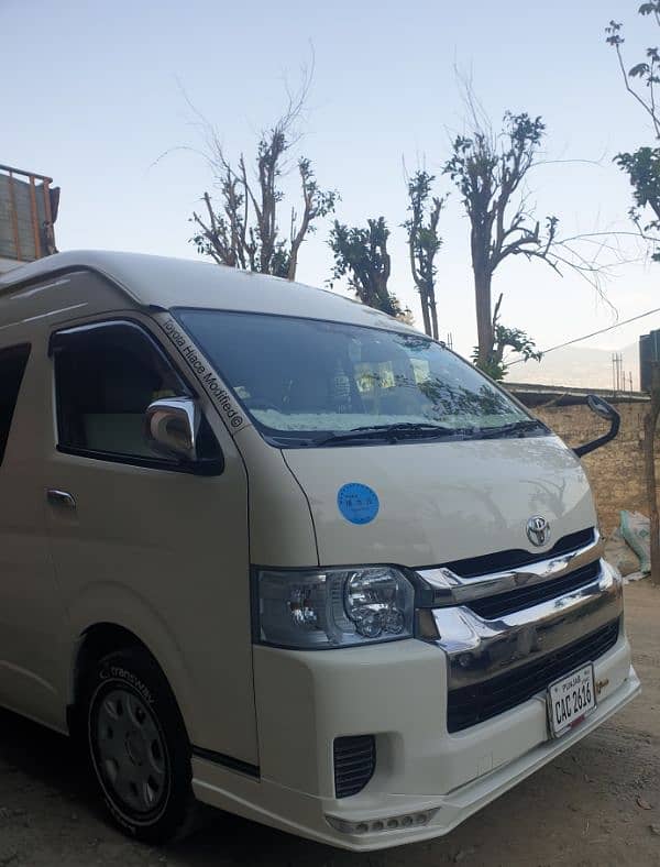 Toyota hiace grand cabin 224 - Buses, Vans & Trucks - 1100004342