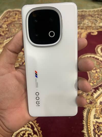 IQOO 13 BMW EDITION Ram 16 GB 512 GB - Mobile Phones - 1100063966