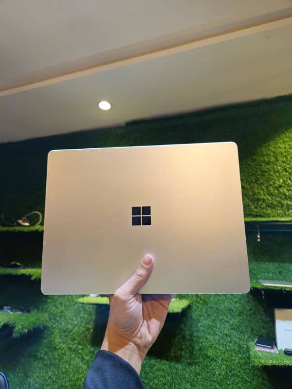 Microsoft Laptop GO i5 10th Gen - Laptops - 1100110054