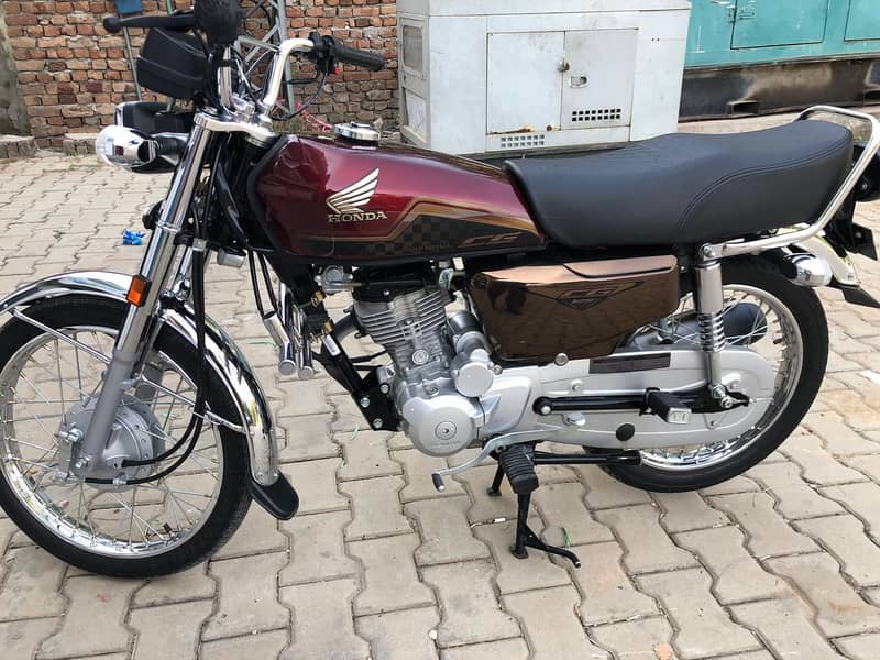 Honda CG 125 Gold Edition 2024 - Standard - 1100261779