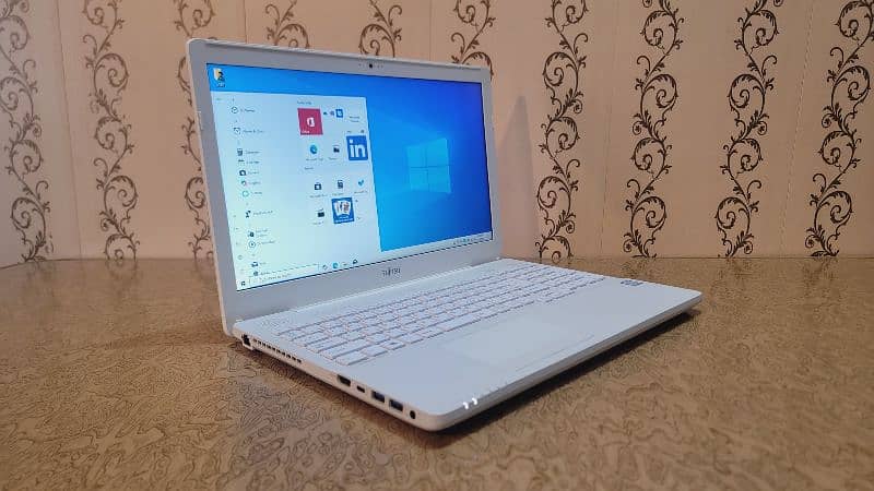 Laptop Fujitsu | Core i7, 7th Gen | HQ Processor - Laptops - 1100351778