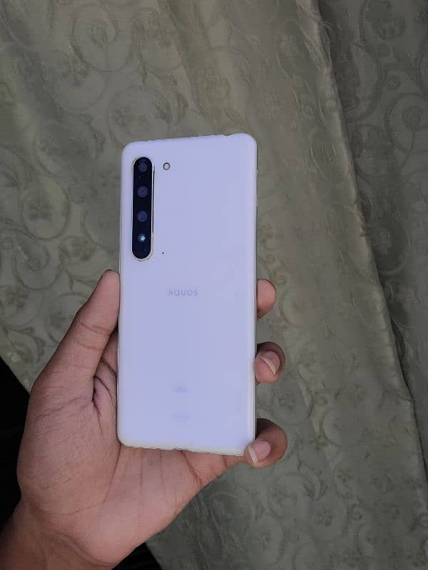 Sharp Aquos R5 5G - Mobile Phones - 1100359557