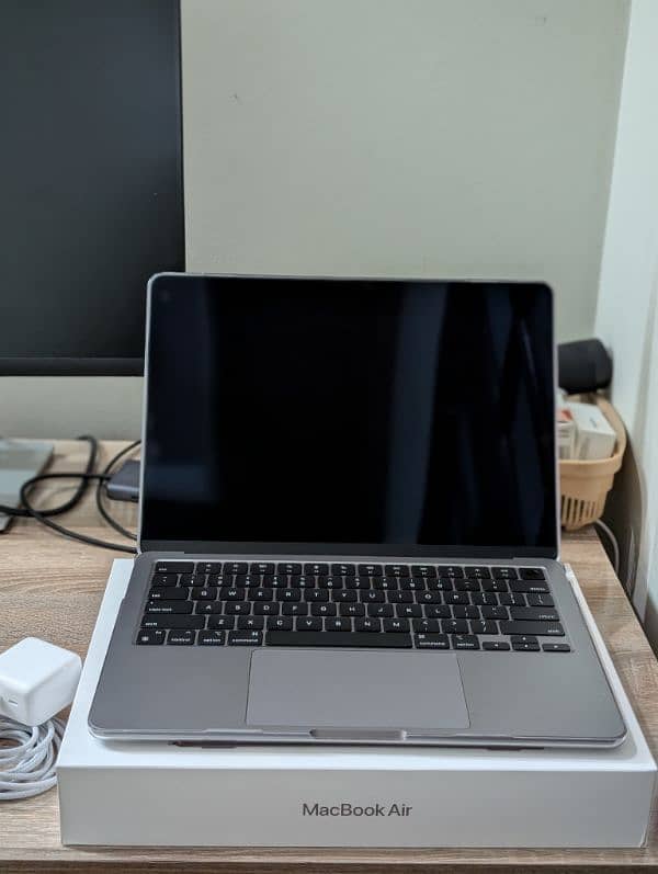 MacBook Air M3 16/512gb Full box - Laptops - 1100443426