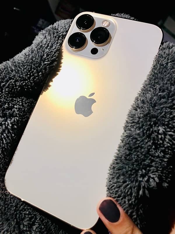 iphone 13 pro max Gold LLA model - Mobile Phones - 1100559863
