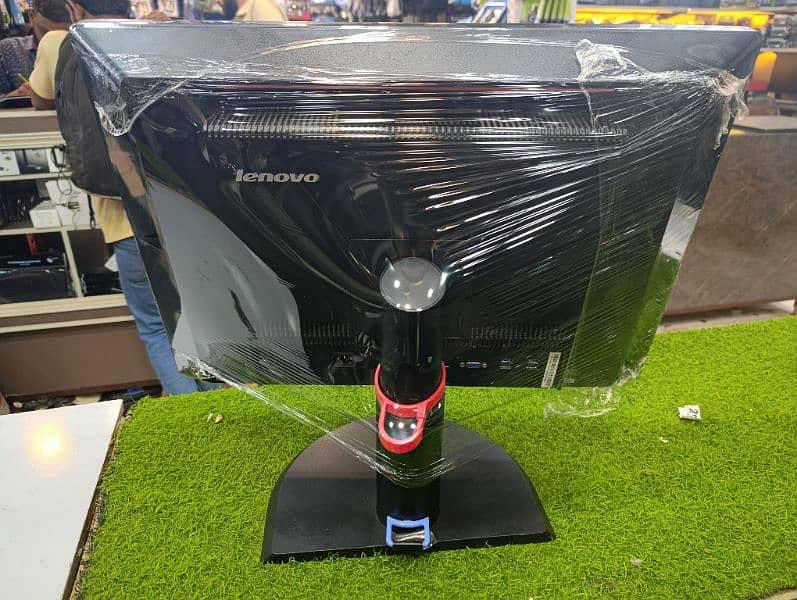 LENOVO M93Z ALL IN ONE PC 4TH GENERATION - Desktops - 1100604172