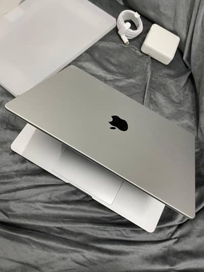 Mack book pro M2 Max 32 GB ram 1tb storage 14 inch display - Laptops ...