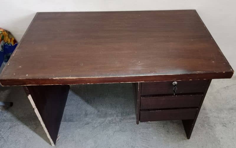 Used Computer Table for Sale - Tables & Dining - 1100894656
