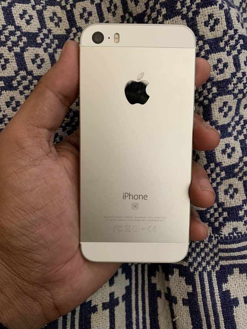 iPhone se 2016 factory unlocked 64gb - Mobile Phones - 1101032122