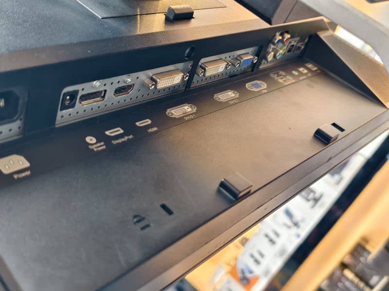 Dell 24 inch LCD - Computer & Laptop Accessories - 1101233826