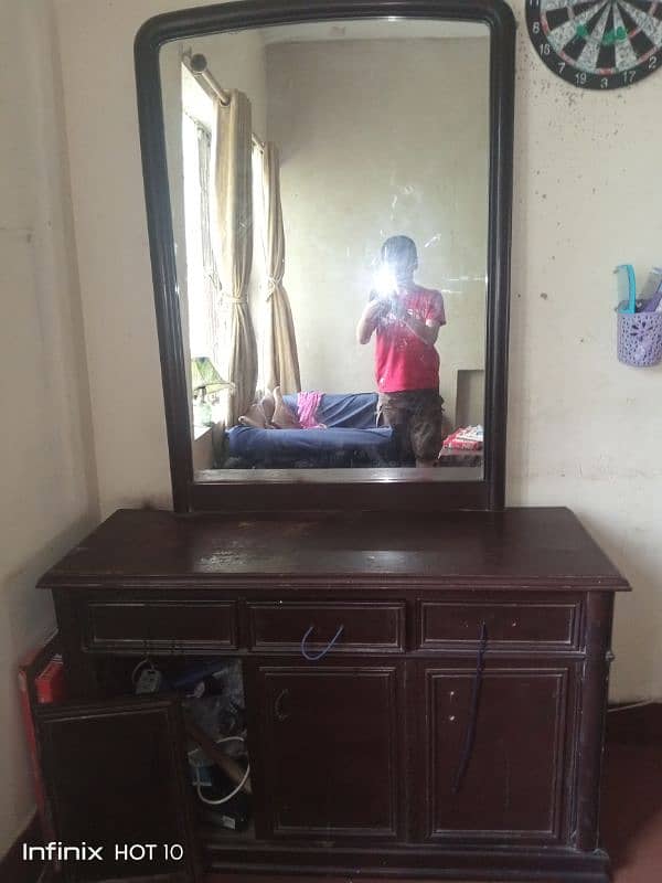 Bed with matrix. and Drasin table - Beds - 1101266152