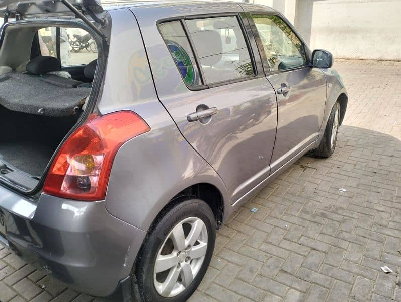 Suzuki Swift Automatic - Cars - 1101167632