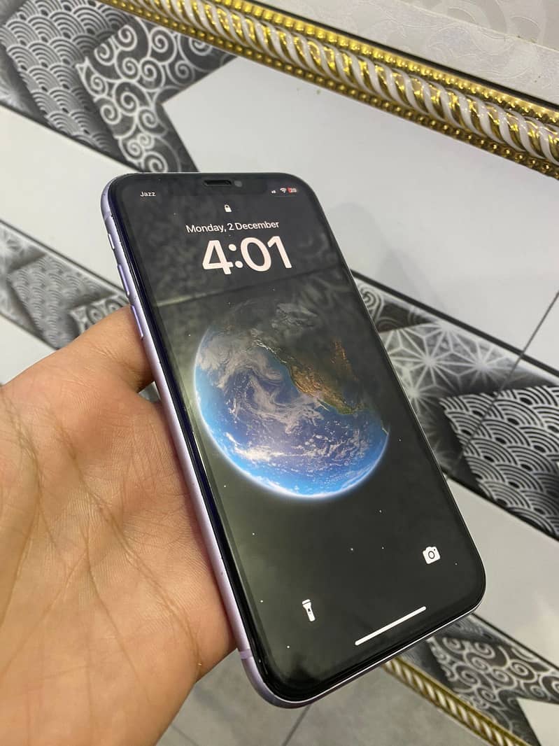 iPhone 11 - Mobile Phones - 1101324567