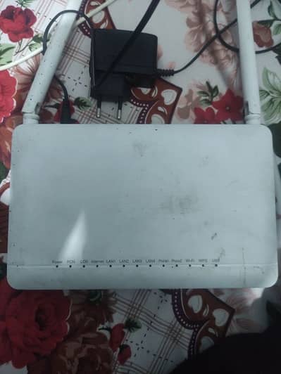 PTCL Fiber Wifi router condition as you see in the pictures ...