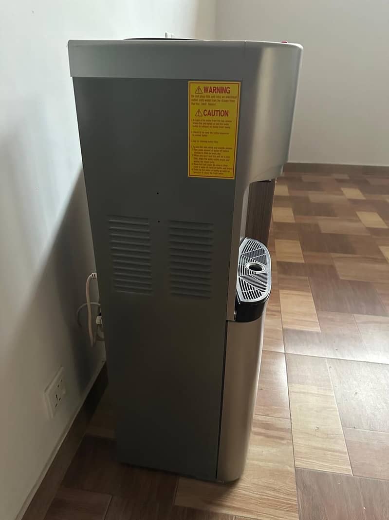 Hitachi HWD-25000 - Water Dispensers - 1101441742