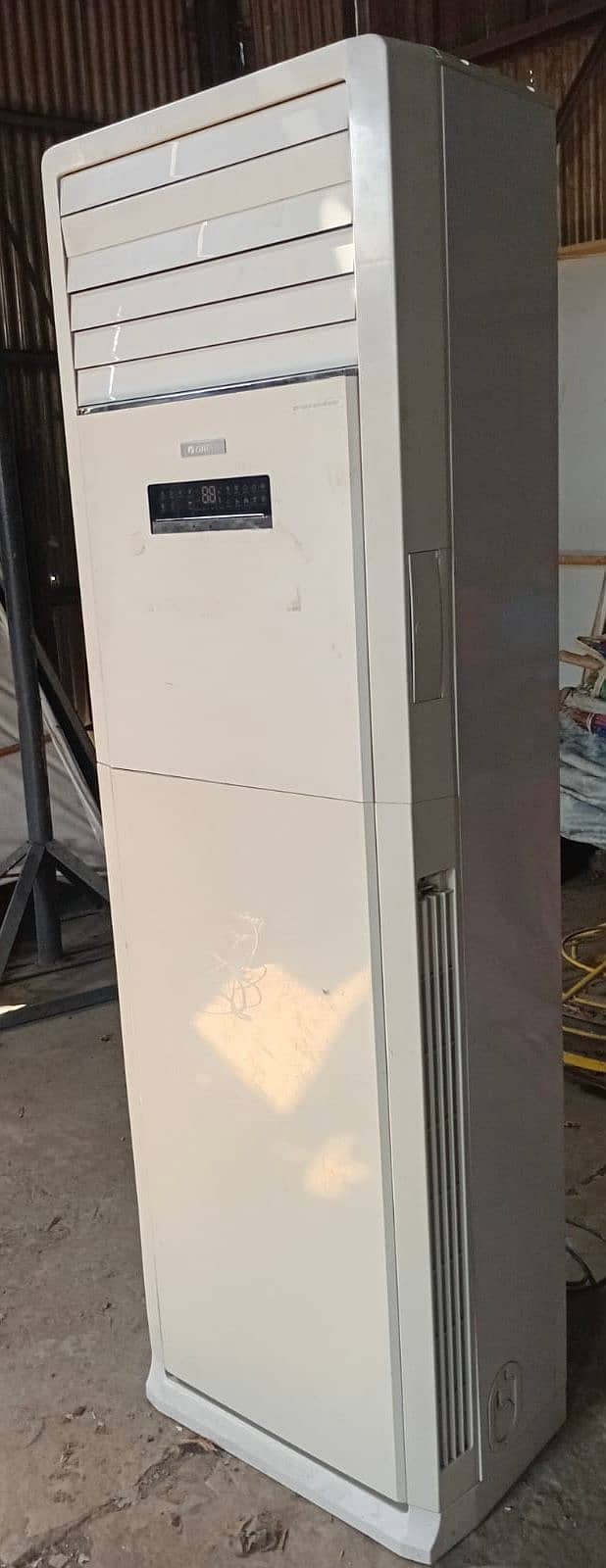 Gree standing AC & stabilizer - Air Conditioners - 1101641669
