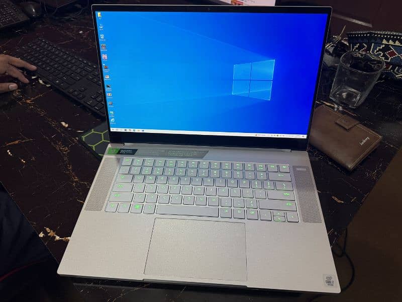 Razer blade 15 studio edition | i7 32gb 1 TB | 4k OLED Touch / 16gb gr ...