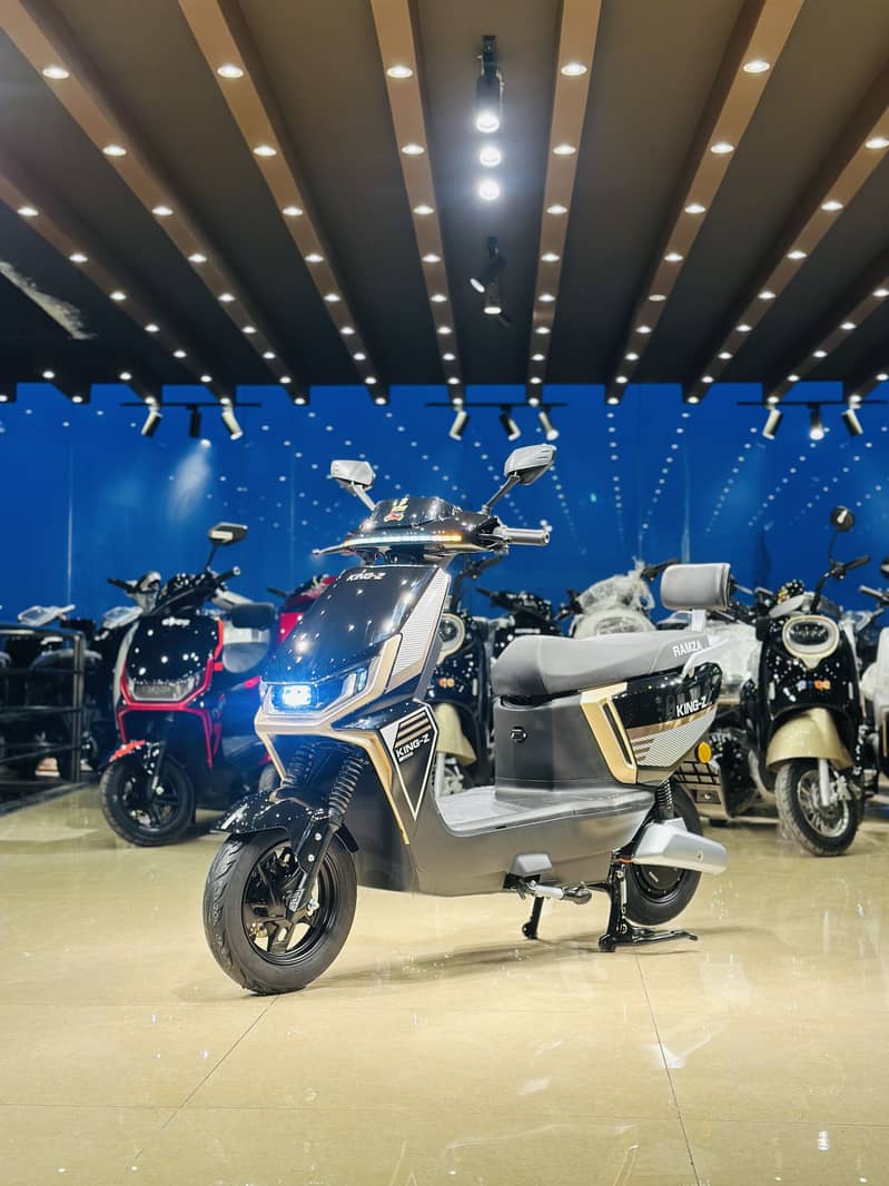 KING Z EVEE GENZ SCOOTY SCOOTER MALE FEMALE GIRLS SCOTY EV METRO YADEA ...