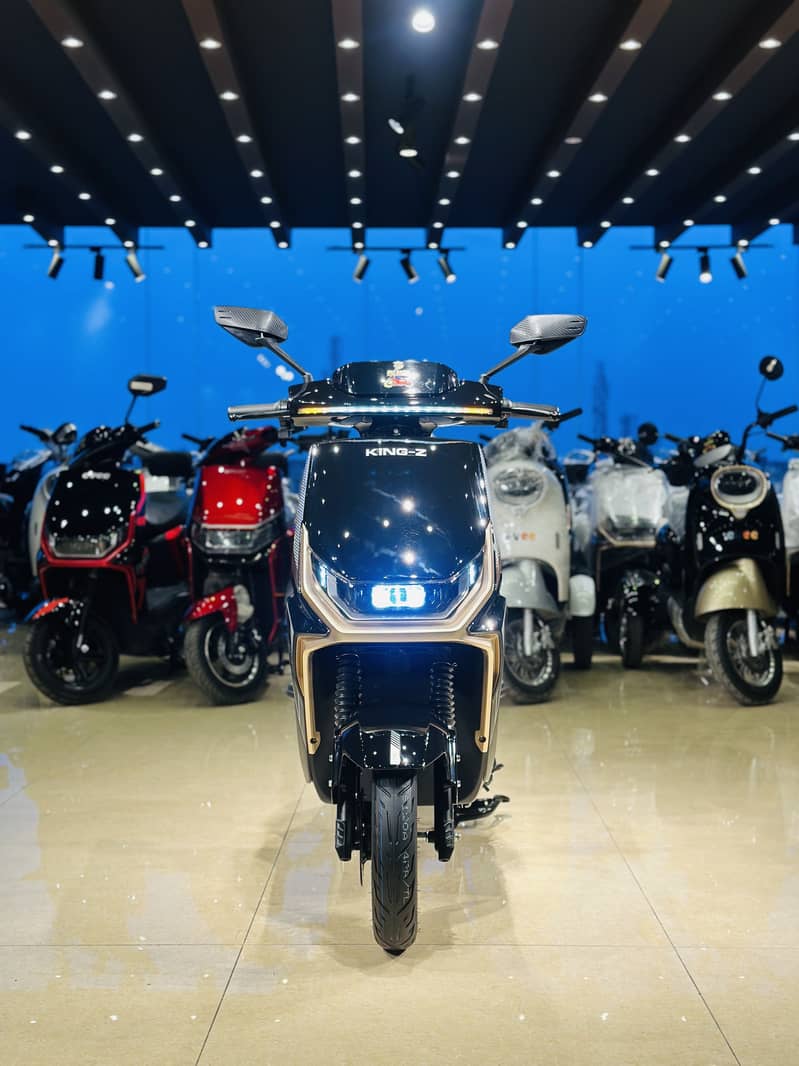 KING Z EVEE GENZ SCOOTY SCOOTER MALE FEMALE GIRLS SCOTY EV METRO YADEA ...