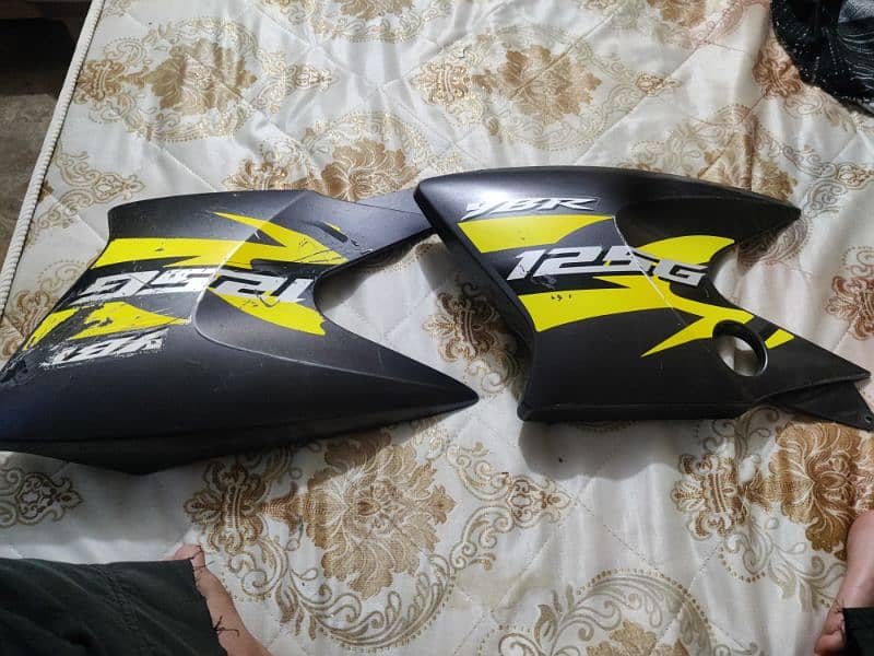 Yamaha YBR G 125 side covers tapay - Body & Frame - 1101799063