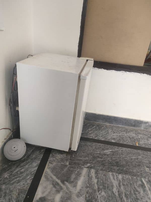 Haier mini fridge - Mini - 1101807295