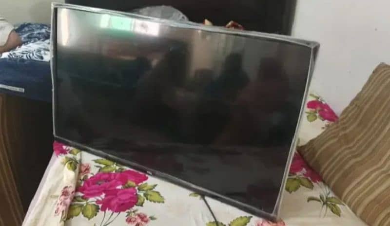 40 inch led TCL original panel broken hai - Televisions - 1102210976