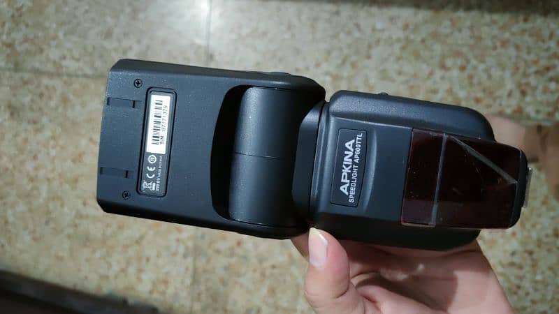Canon and Nikon flash - Flash Guns - 1101630774