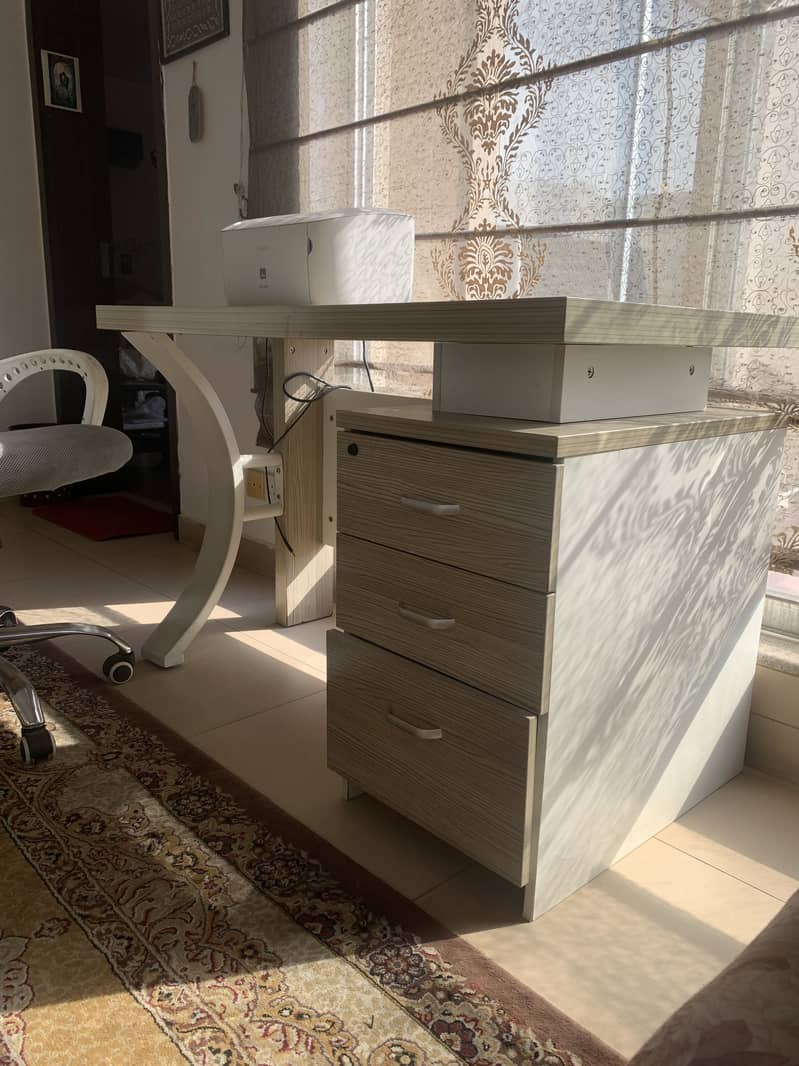 STUDY TABLE FOR SALE - Office Tables - 1102360352