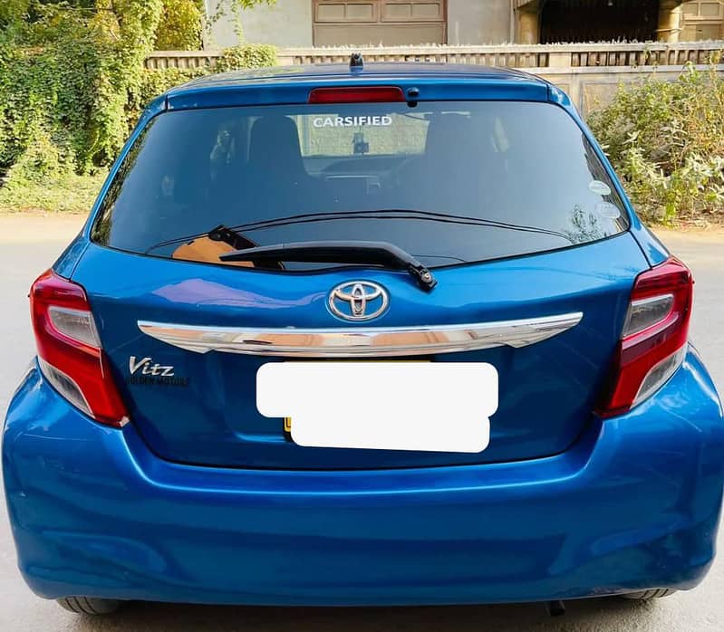 Toyota Vitz Spider Shape - Cars - 1102377413