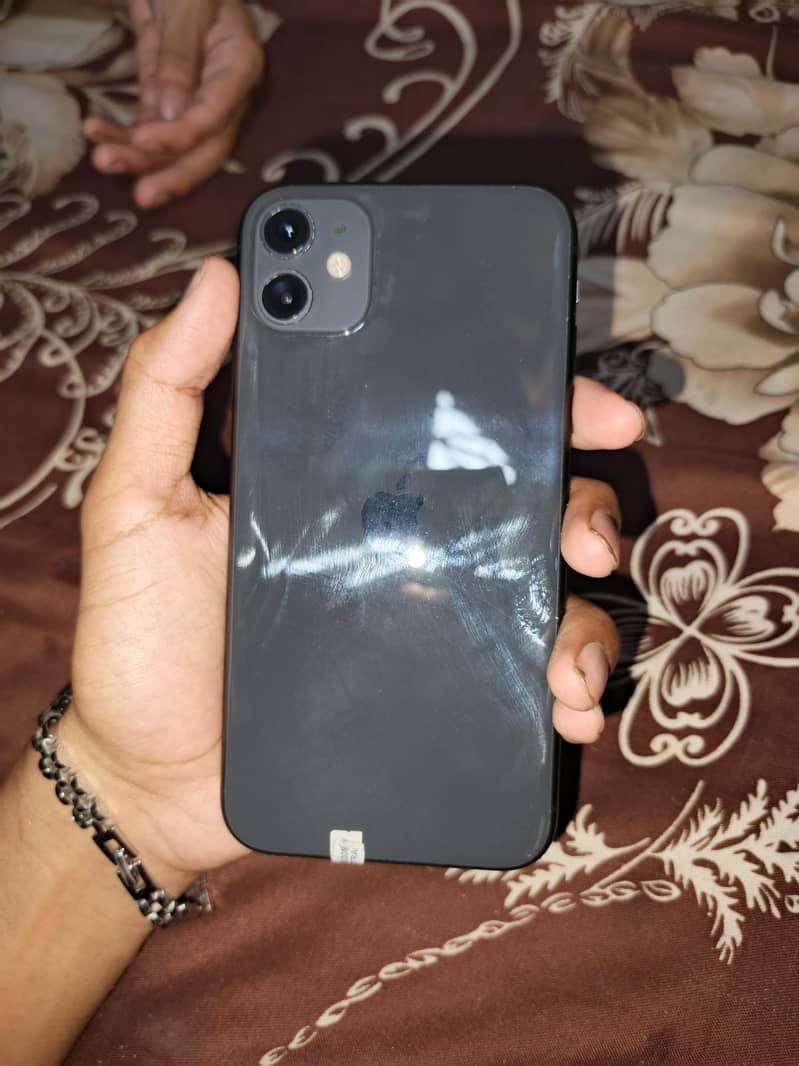 iphone 11 all okay 64gb - Mobile Phones - 1102399702