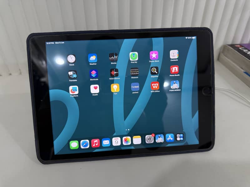 Ipad 8th Gen 10/10 complete box - Tablets - 1102445214