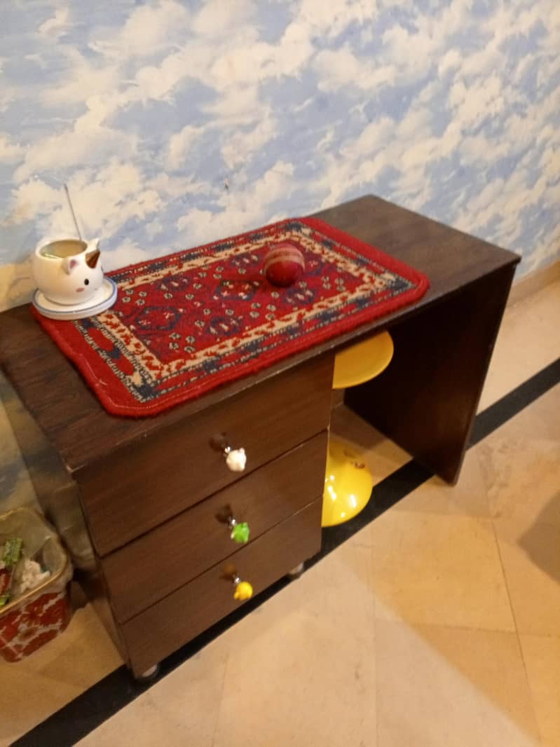 2 kids study tables with stools - Kids Tables & Sets - 1102526299