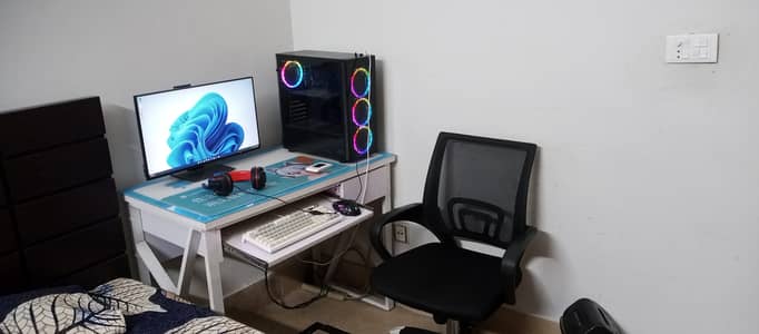 REDRAGON GAMING SETUP WITH TABLE AND CHAIR - Desktops - 1102684445