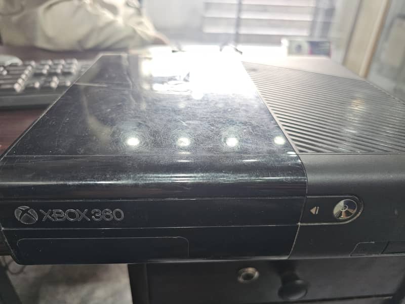 xbox 360 E model - Gaming Consoles - 1102717054