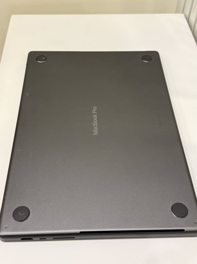 Apple Macbook M3 Pro Max - Laptops - 1102817649