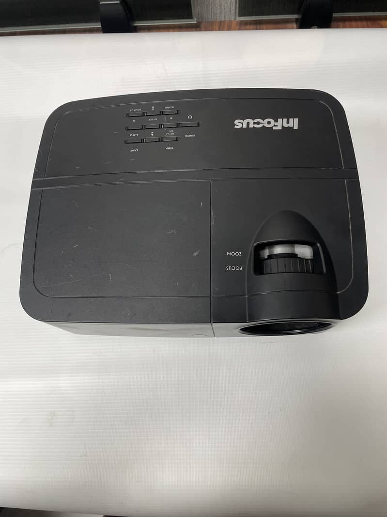 InFocus IN112a Projector 3000 Lumens HDMI,VGA, Excellent Condition ...