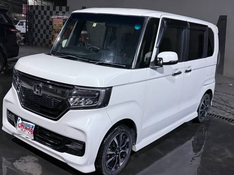 HONDA N BOX CUSTOM ( 660CC ) FULL OPTION - Cars - 1101902989