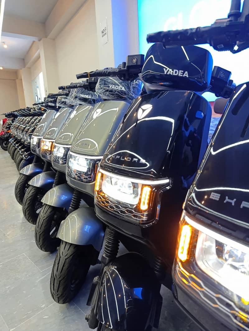 WORLD NO 1 BRAND YADEA SCOOTY SCOOTER M3 M6 GT30 GT60 G5 T5 EPOC ...