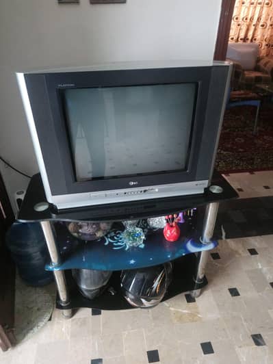 LG Flatron TV - Televisions - 1102985641
