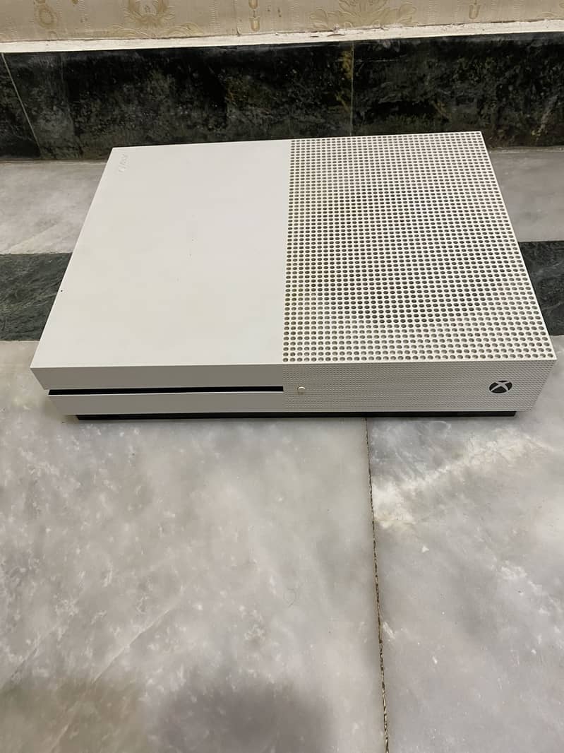 Xbox one s 1tb storage - Gaming Consoles - 1103054217