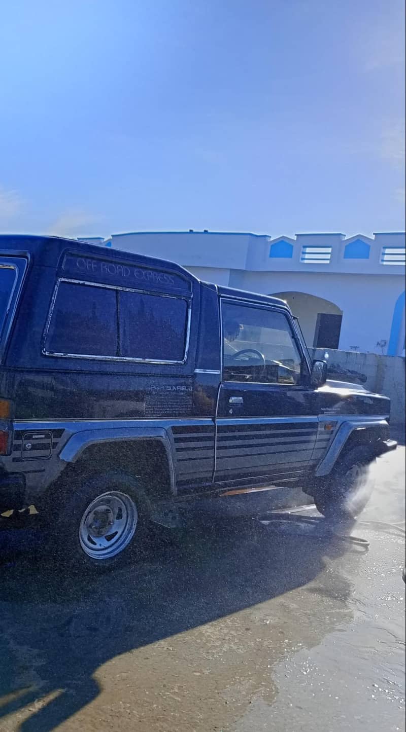 Rocky jeep - Cars - 1103081811