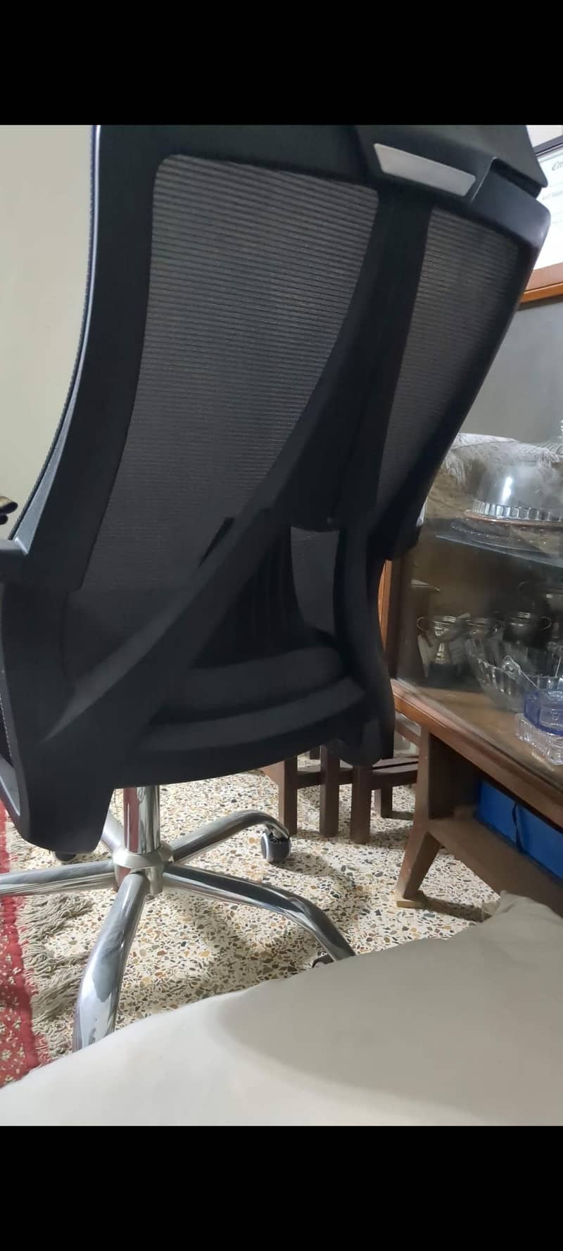 Chair rotating back issue - Chairs - 1103607643