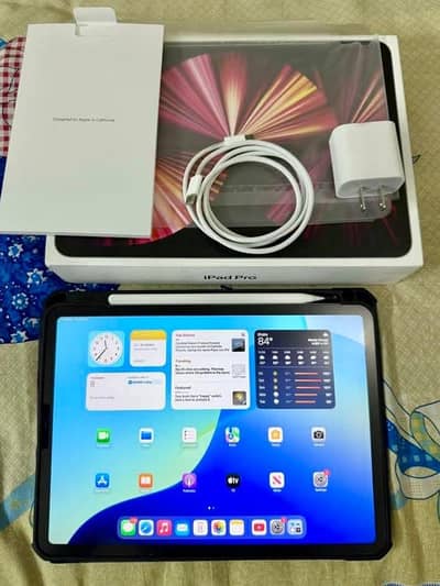 iPad Pro M1 chip 256 GB with full box-0349-4878406 contact my WhatsApp ...