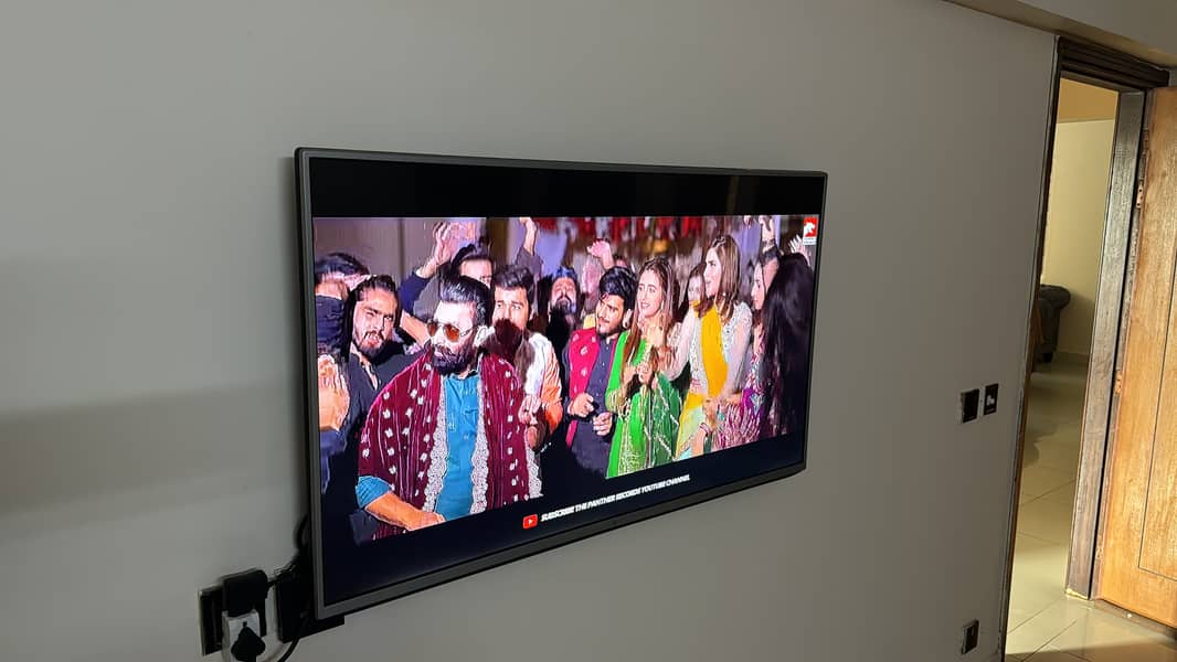 LG LED 49Inch simple - Televisions - 1103782370