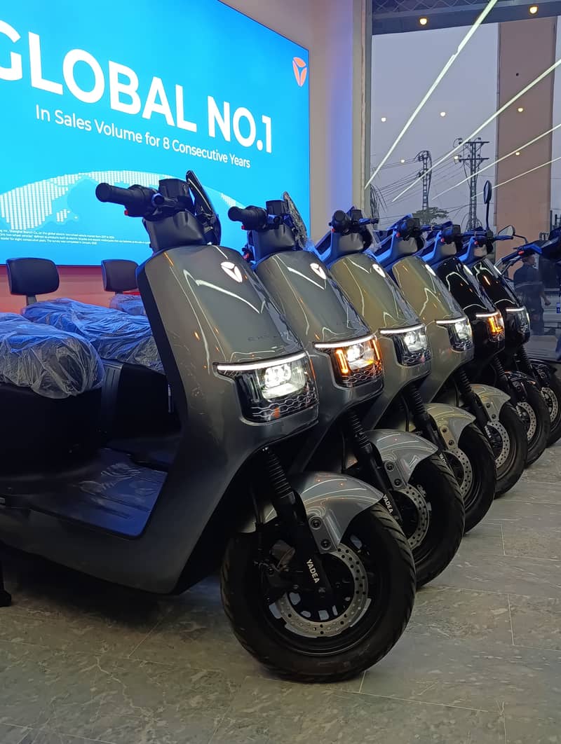 YADEA T5 M3 EPOC RUBIN G5 GT60 SCOOTY SCOOTER GIRLS BOYS SCOTY SCOOTER ...