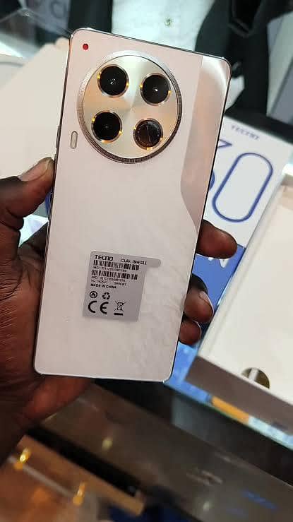 Common 30 - Mobile Phones - 1103949229