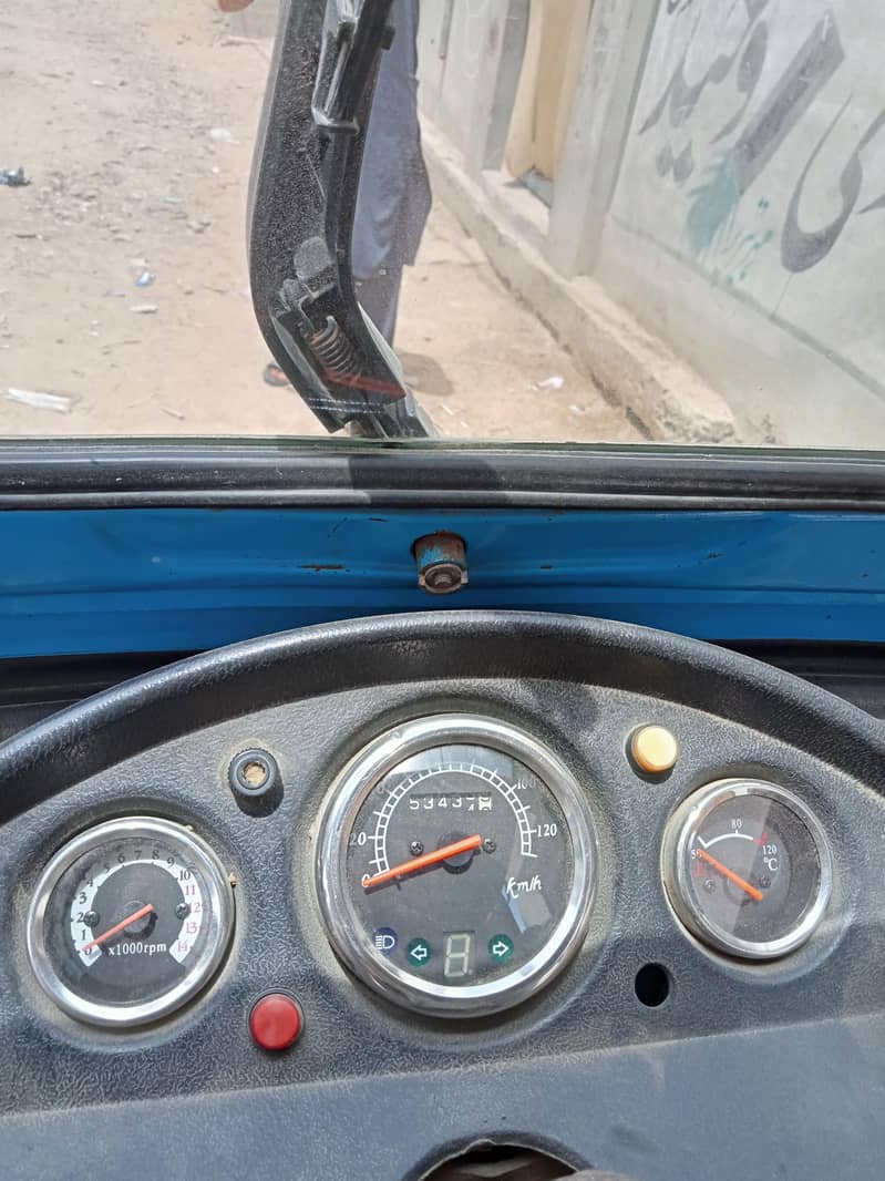 sazgar 6 seater - Rickshaw & Chingchi - 1104130088