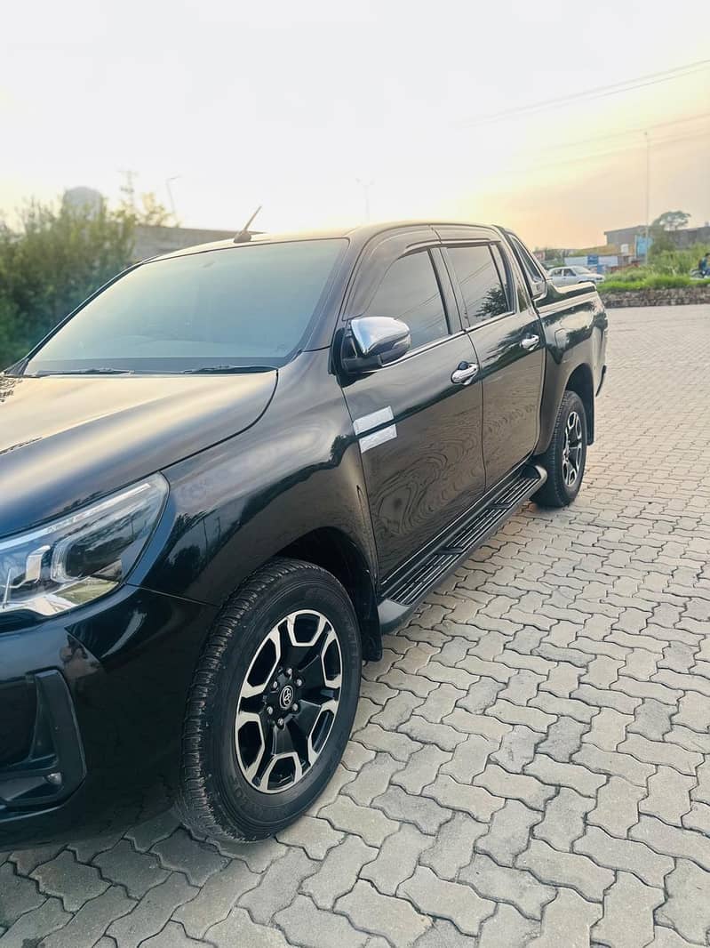 toyota revo - Cars - 1104173285